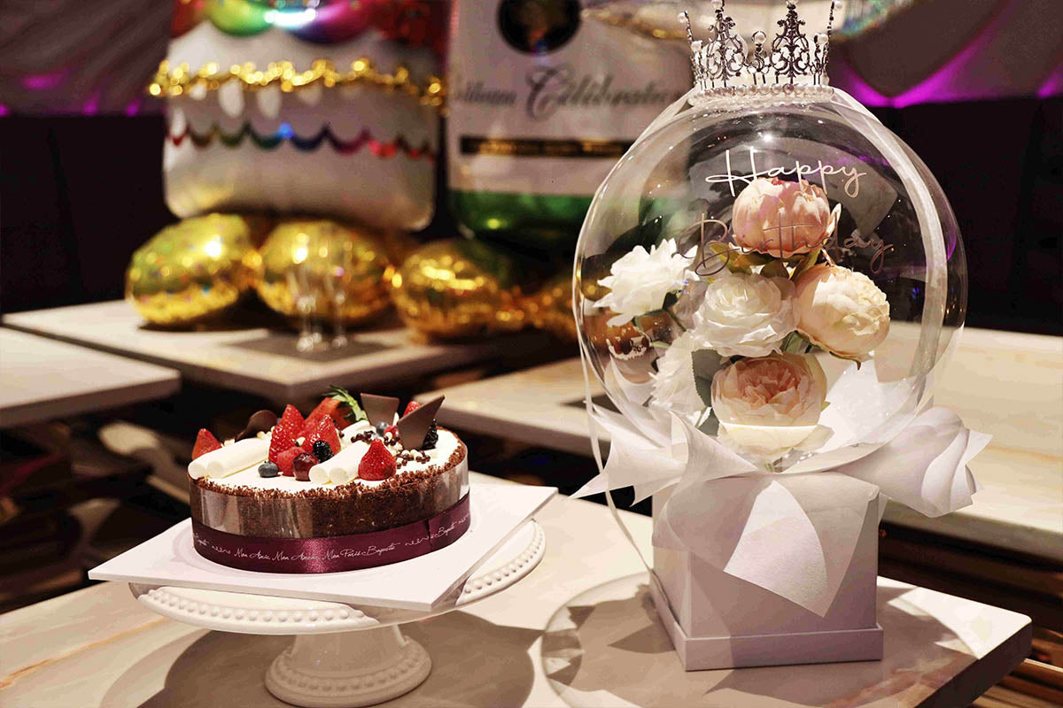 Cake (white cake only, flowers and balloons sold separately) – KAMU ...